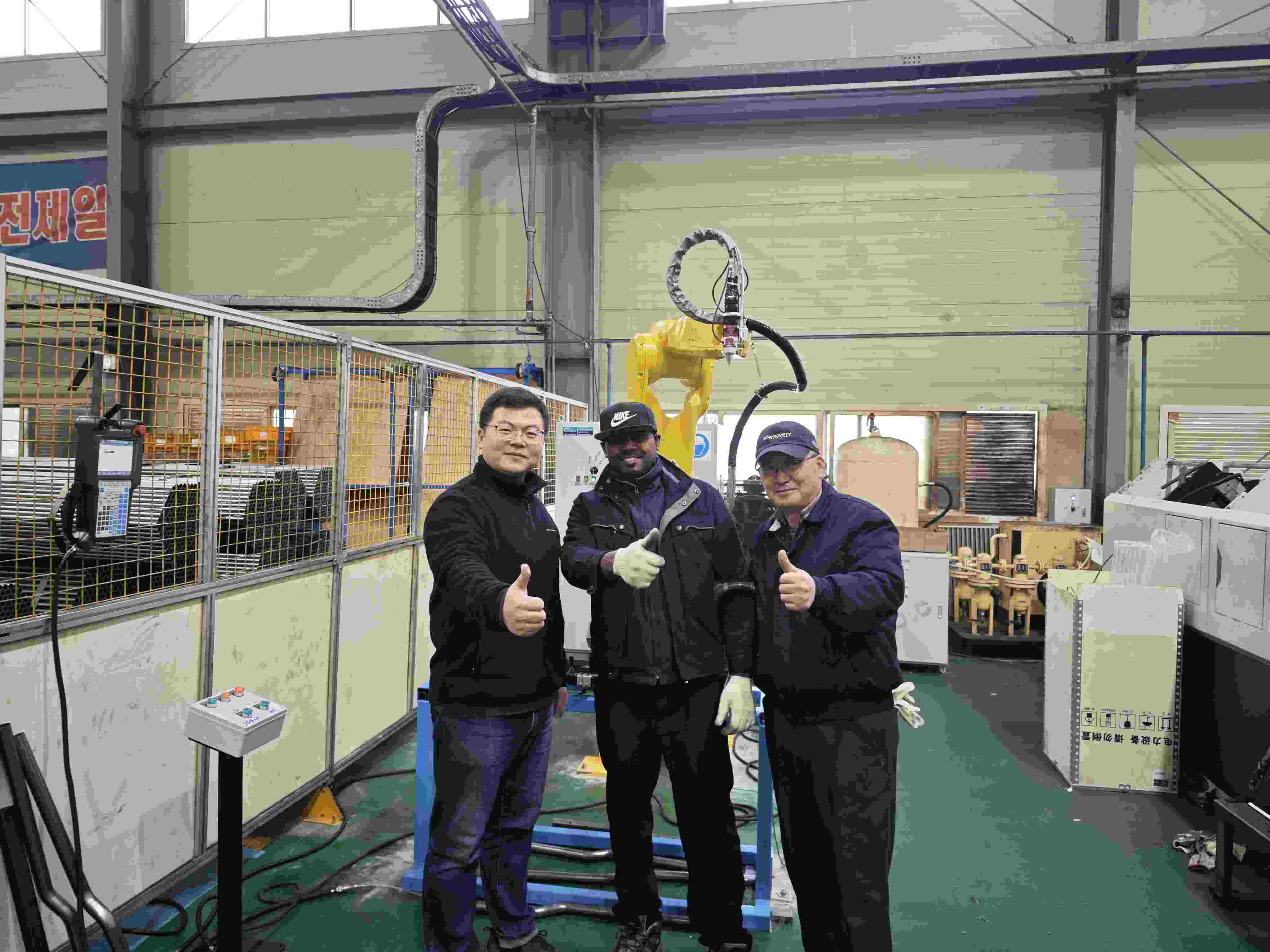 Robot Cutting in Automobile Industry - Jinan Sejong Tech Cnc Equipment Co.,Ltd